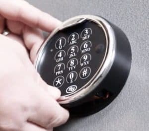 How to change the batteries in a safe? A complete illustrated guide ...